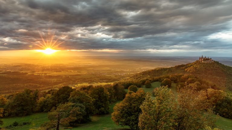Dramatic sunset in late summer, Hohenzollern Castle, Baden-Württemberg ...