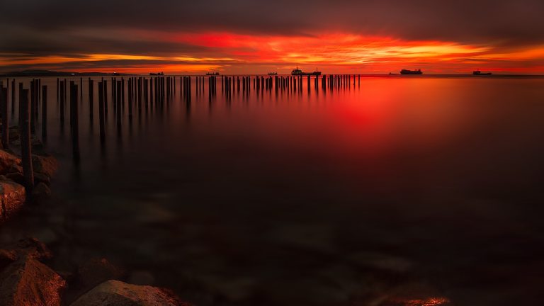 Riley's wave, a giant barreling wave, Kilkee, Clare, Ireland | Windows ...