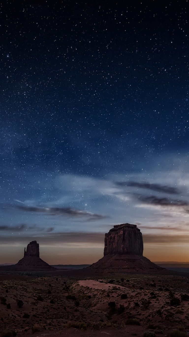 Moonrise in Monument Valley, Arizona, USA | Windows Spotlight Images