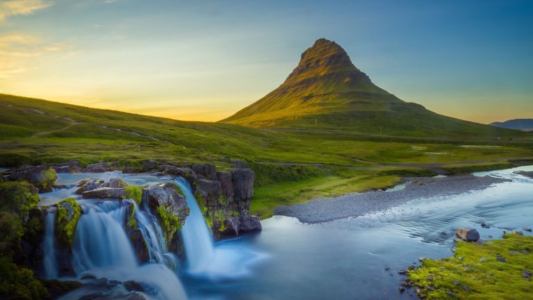 Waterfall and landscape, Kirkjufell Mountain, Snæfellsnes Peninsula ...