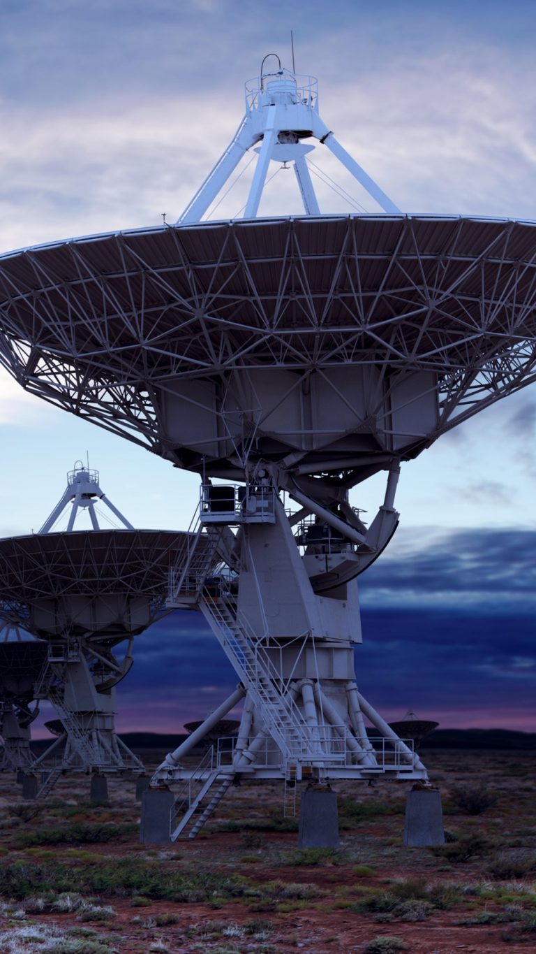 Radio telescope dish at dusk, Socorro, New Mexico, USA | Windows ...