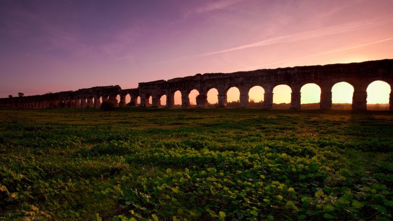Aqueduct Park, Rome, Italy | Windows Spotlight Images