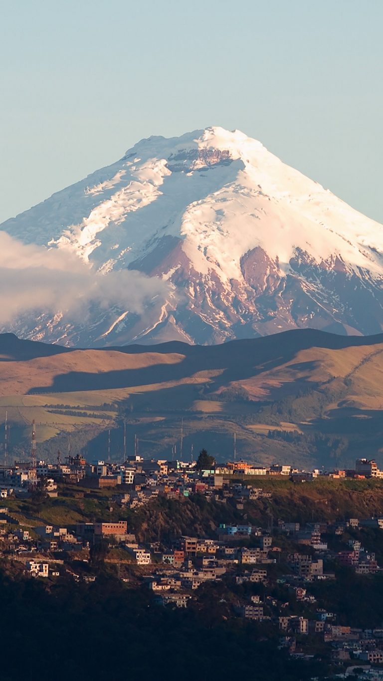 Cotopaxi volcano and Quito view, Ecuador | Windows Spotlight Images