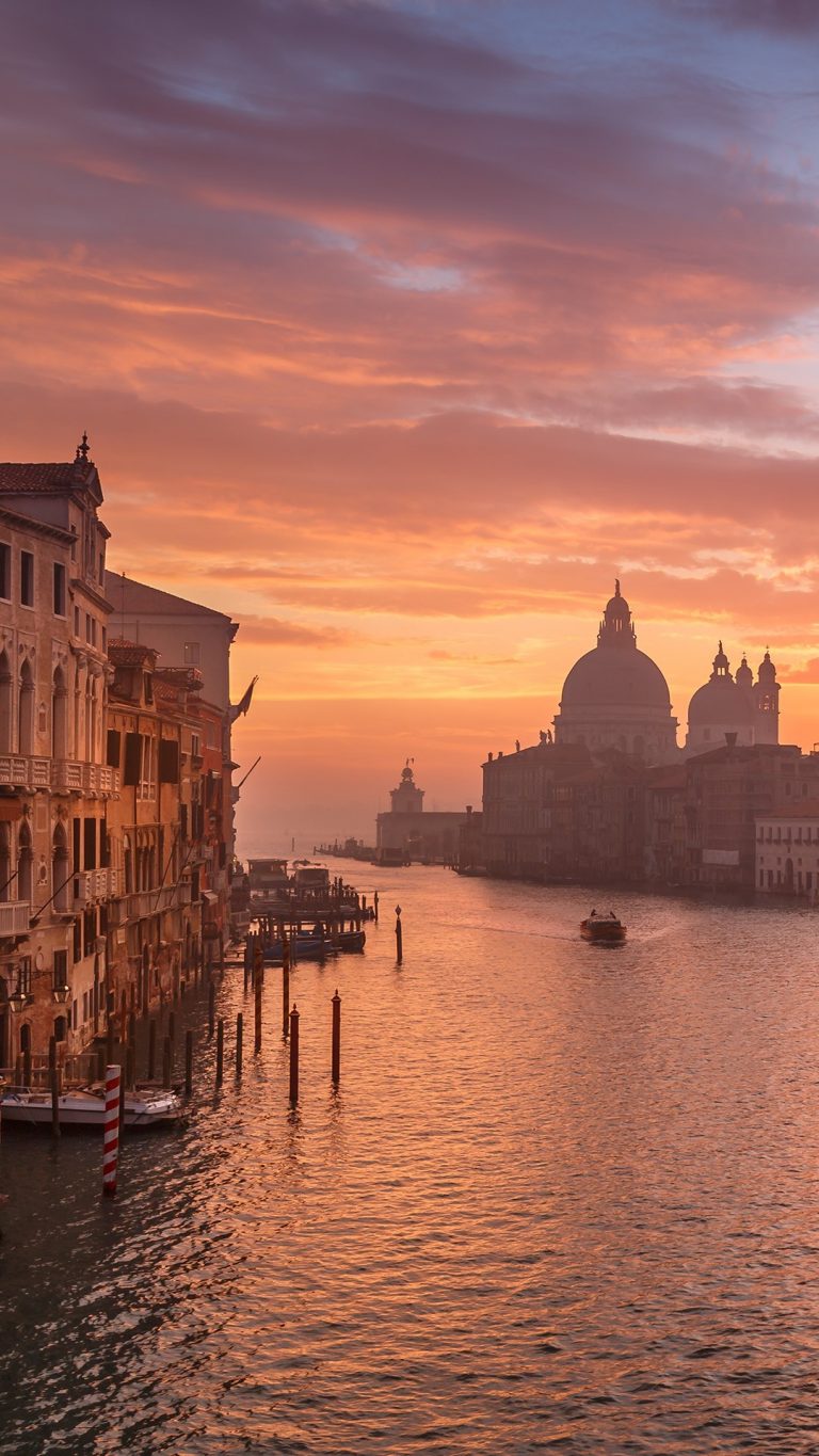Venice early morning view from the Academy bridge, Italy | Windows ...