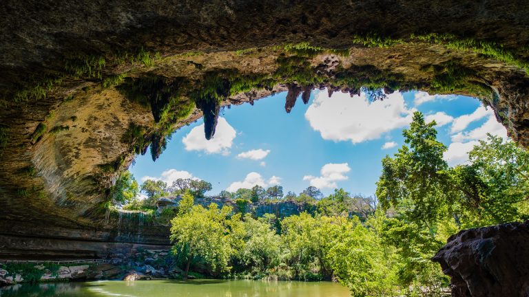 View of Hamilton Pool Preserve, Austin, Texas, USA | Windows Spotlight ...