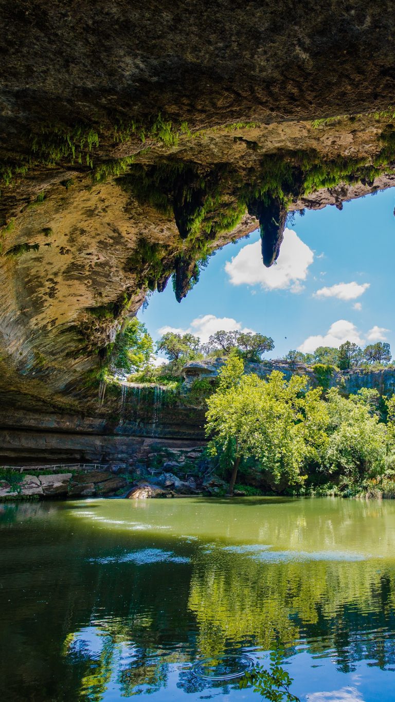 View of Hamilton Pool Preserve, Austin, Texas, USA | Windows Spotlight ...