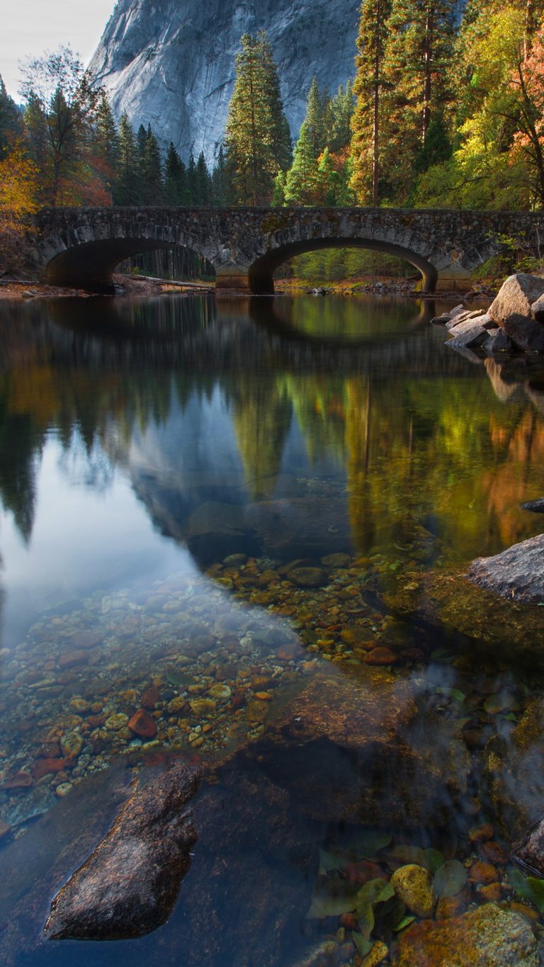 Bridge over the Merced River in Yosemite National Park, California ...