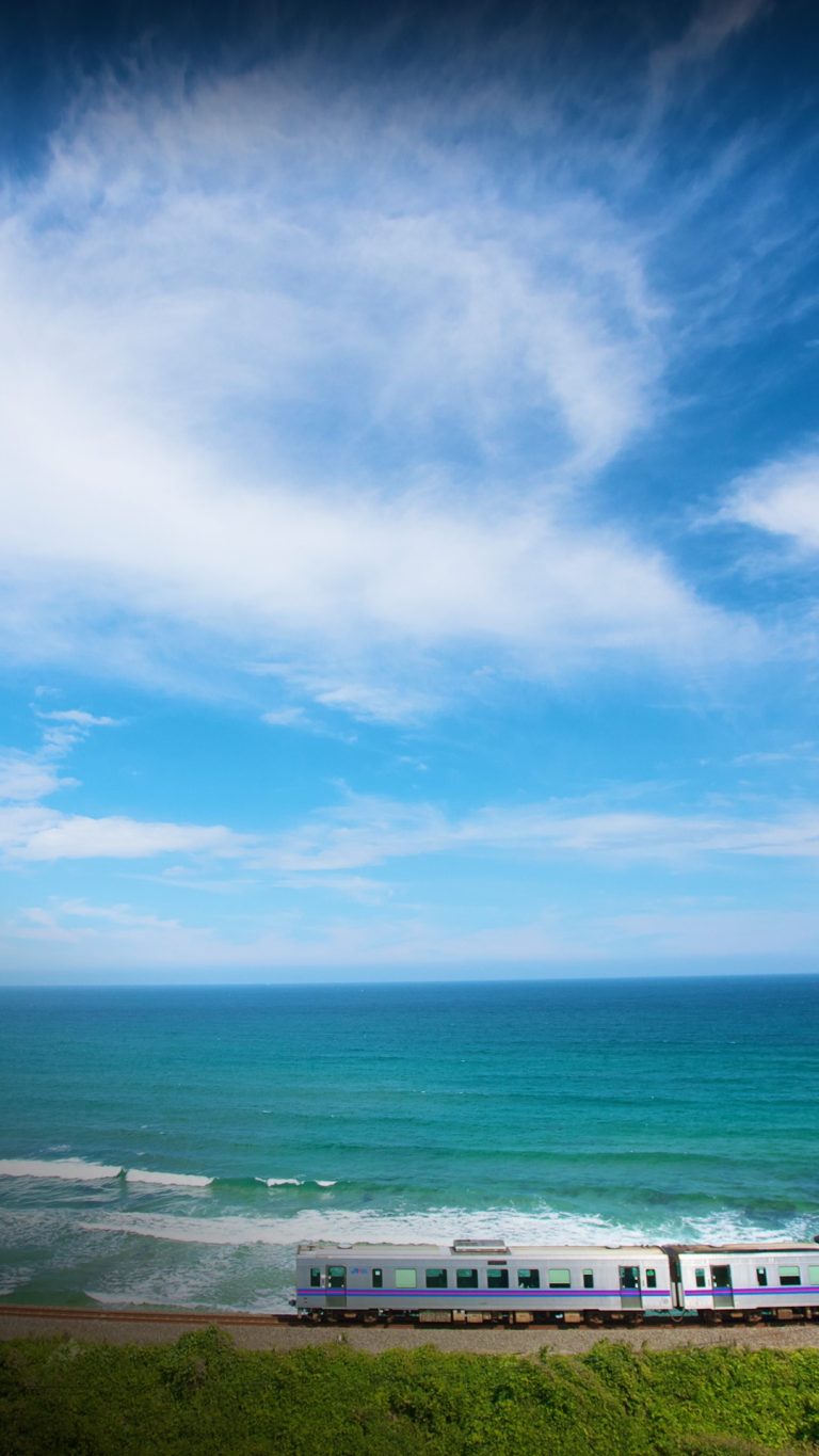 Train and sea, Hamada City, Shimane Prefecture, Japan | Windows ...