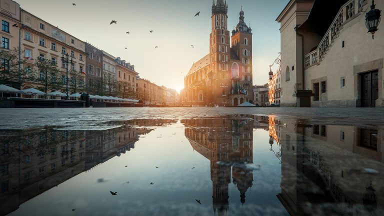 Market square and St. Mary's Basilica in Krakow, Poland | Windows ...