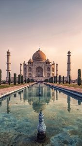 Taj Mahal in sunrise light, Agra, India | Windows Spotlight Images