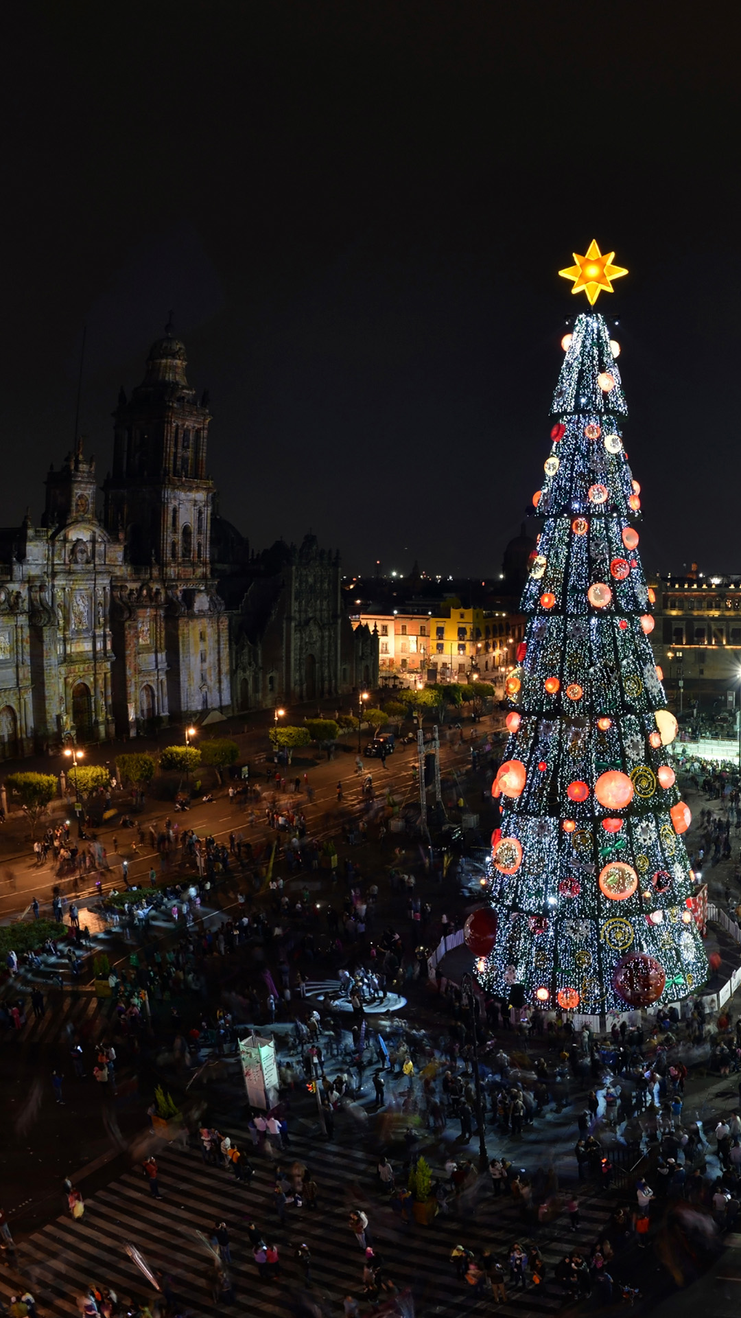 Night view of the Main Square (Zócalo) of Mexico City decorated with ...